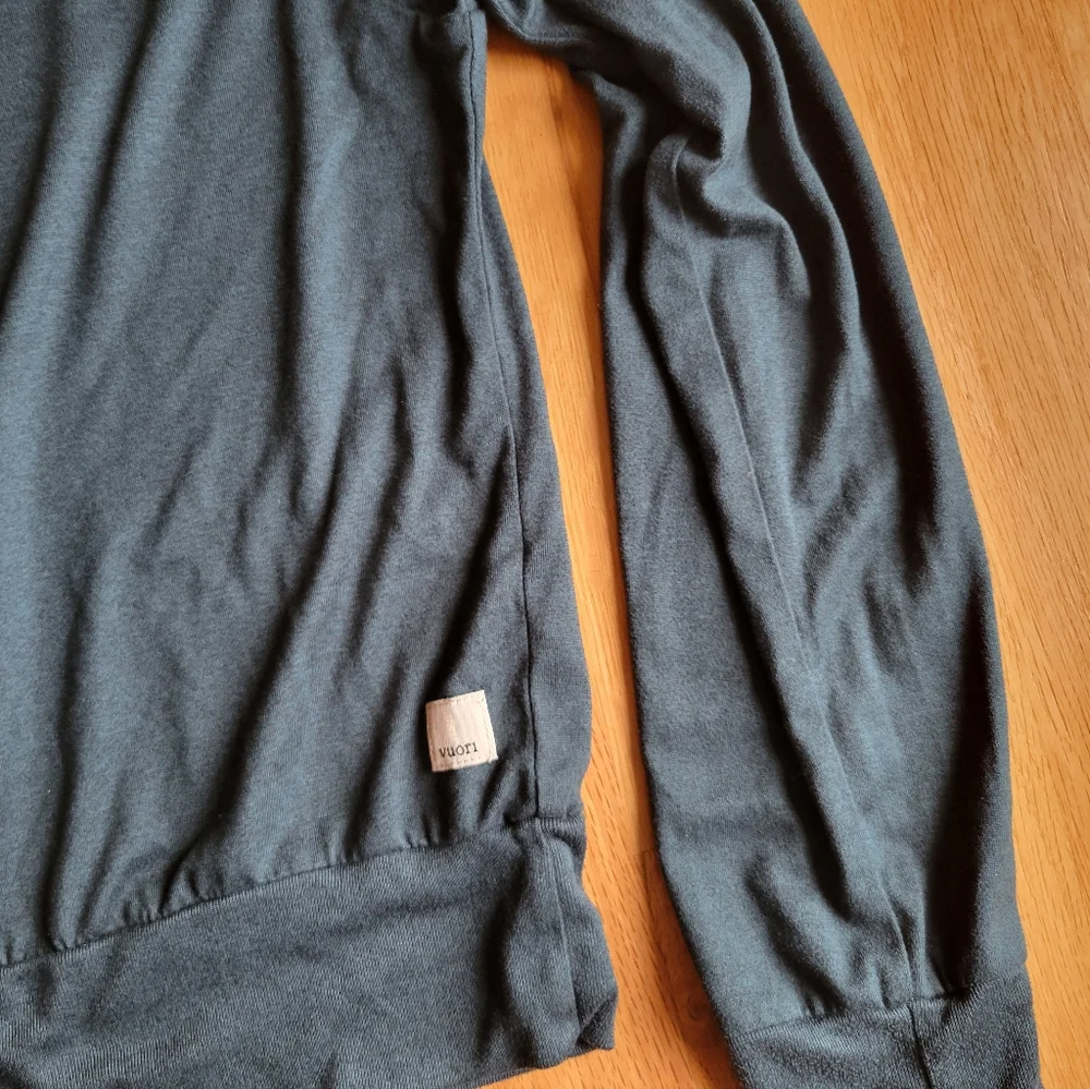 Vuori | Tops | Vuori Bundle Lot 2 Daydream Crew Long Sleeve Moss ...